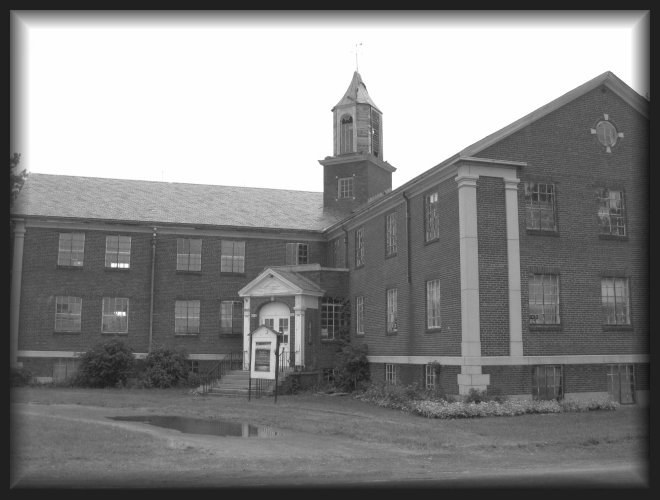12 Abandoned Asylums That Would Be Fun To Visit