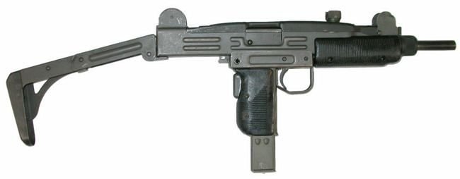 11 facts about the legendary Uzi submachine gun - We Are The Mighty