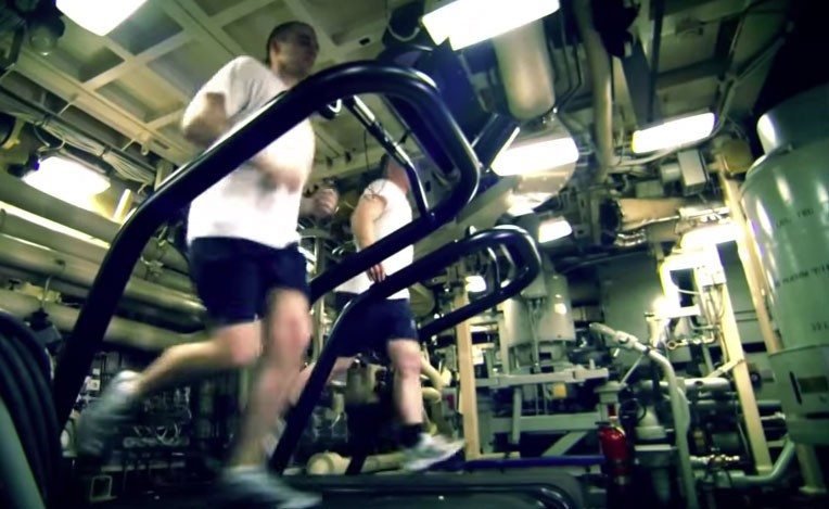 27 Incredible Photos Of Life On A US Navy Submarine - We Are The Mighty