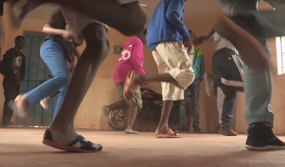 A YouTube star goes to Kibera and uncovers a bunch of creative minds ...