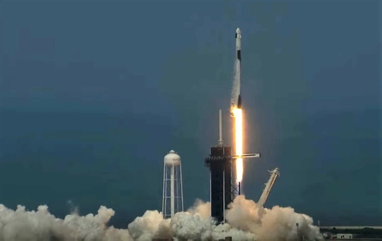 SpaceX Wins Space Force Contract to Launch Two Missions
