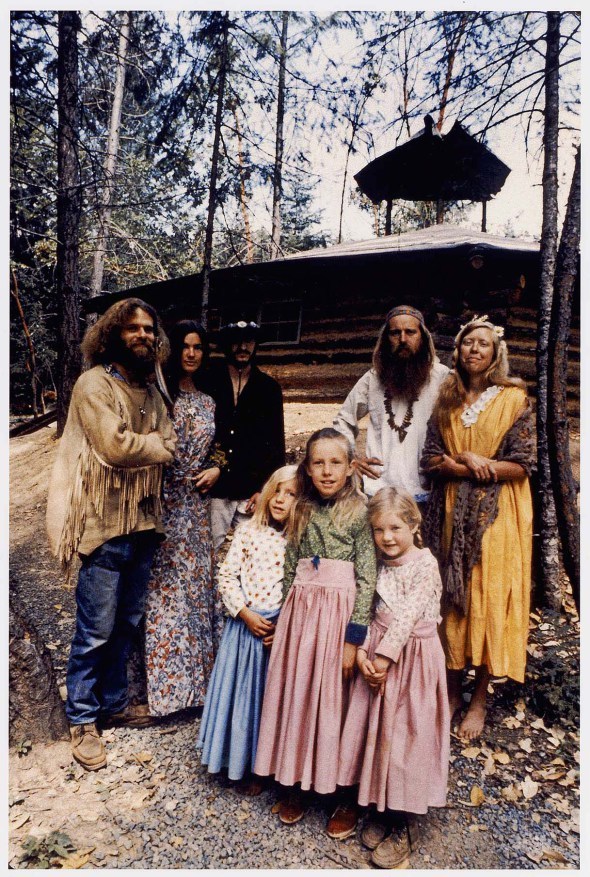 Eye Opening Images Of One Of America's Hippy Communes - Higher Perspective