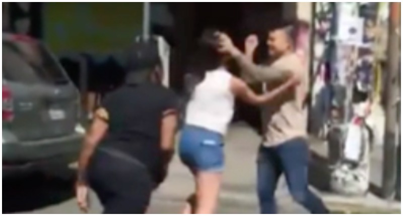 WATCH: Fight breaks out after restaurant manager calls woman the N-word ... WATCH: Fight breaks out after restaurant manager calls woman the N-word ...
