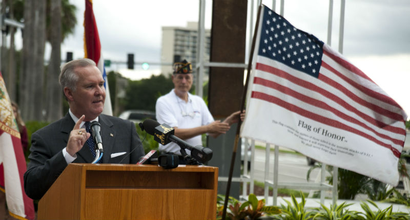 Florida mayor under fire for joke about turning machine guns on press ...