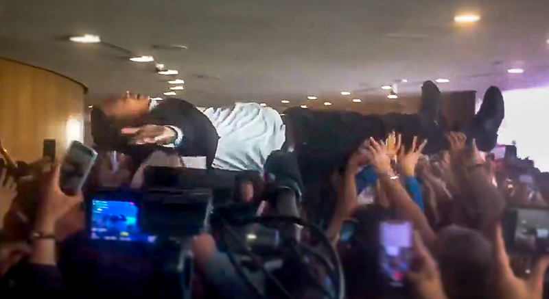 Crowdsurfing video of presidential candidate Andrew Yang goes viral ...