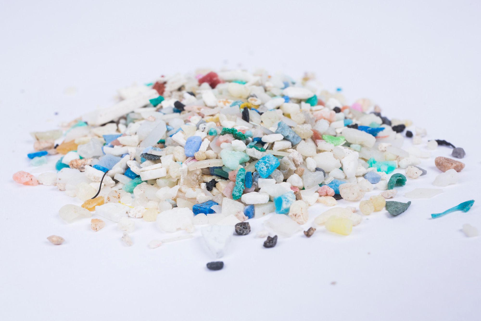 Microplastics and pollution combine to become much more toxic: Study - EHN