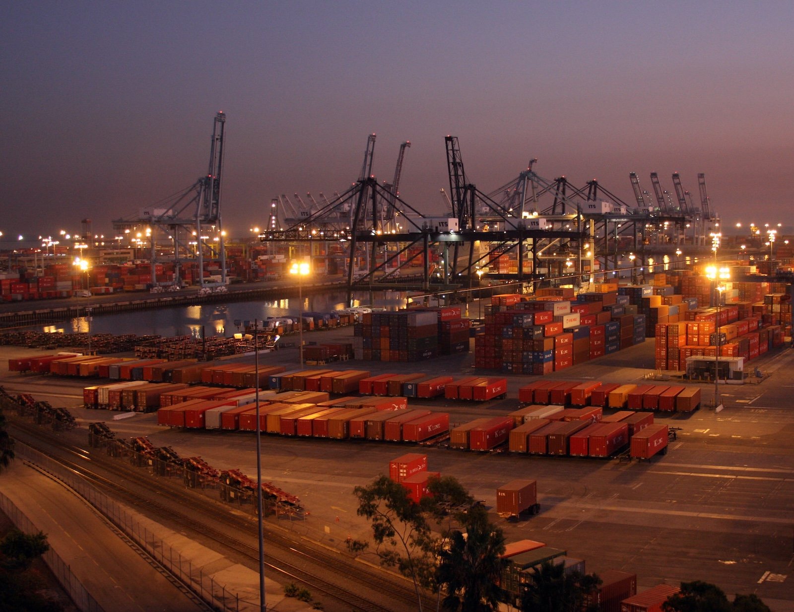 America’s ports made progress on pollution, but will it last? - EHN