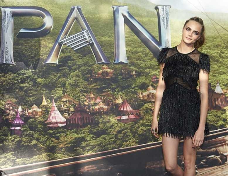 Cara Delevingne Suffers Butt Flashing Wardrobe Malfunction Still Looks