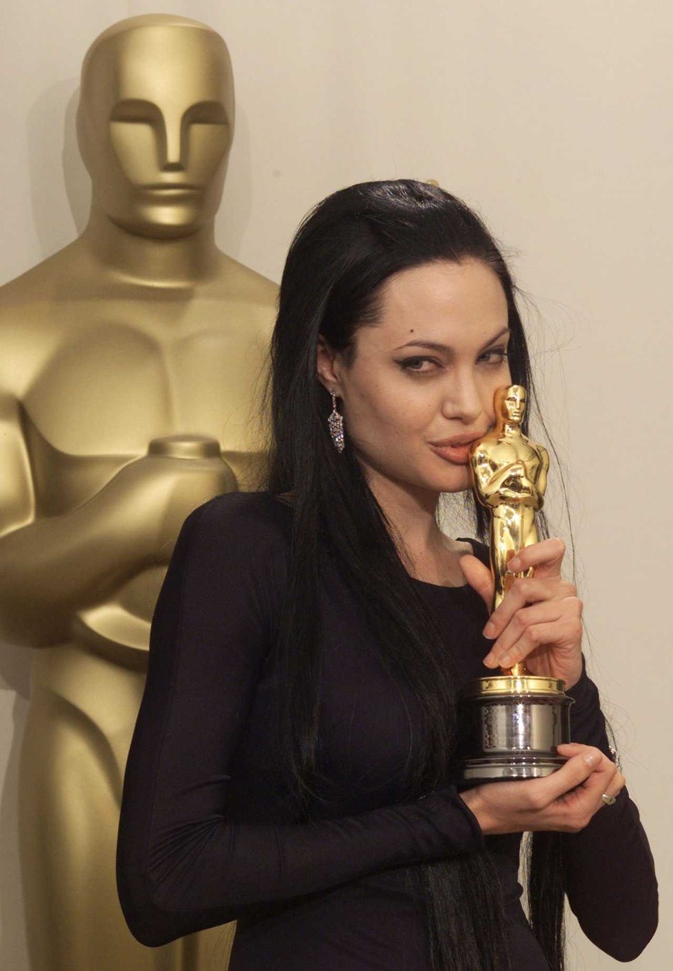 I Love Being In Menopause Says Pathological Liar Angelina Jolie Popdust
